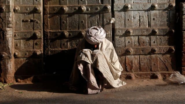 Pakistan puts over 4,000 beggars on no-fly list: Here’s why – Firstpost