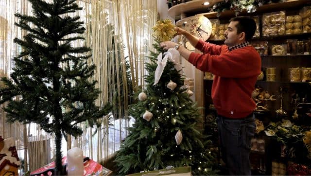 Christmas tree syndrome: What is this illness that makes you sneeze ...