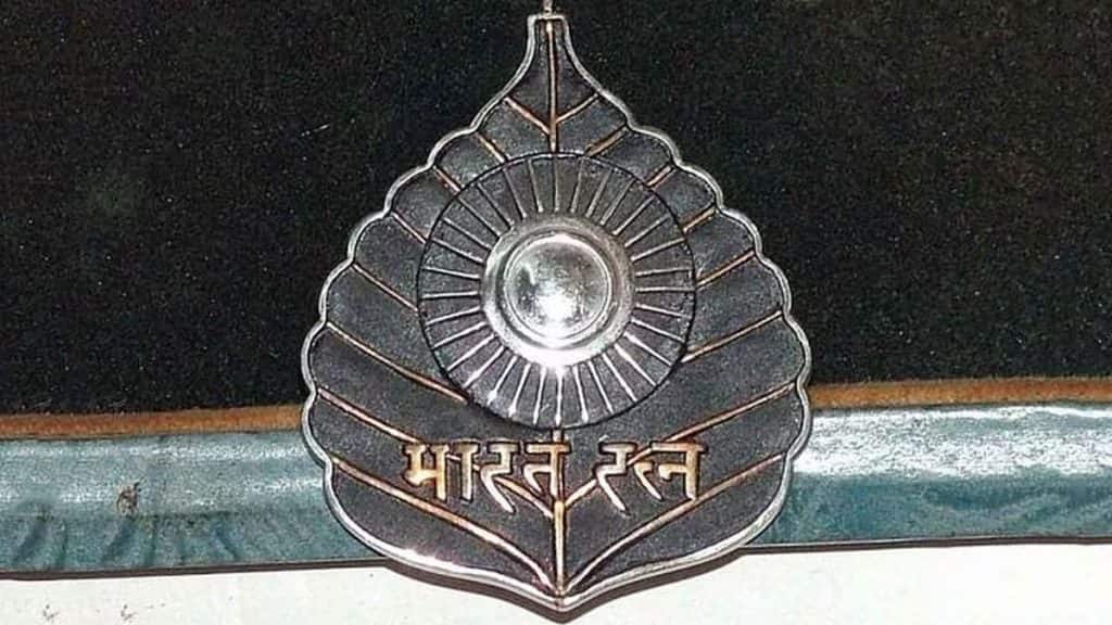 History Today: Bharat Ratna awards instituted... What happened on ...