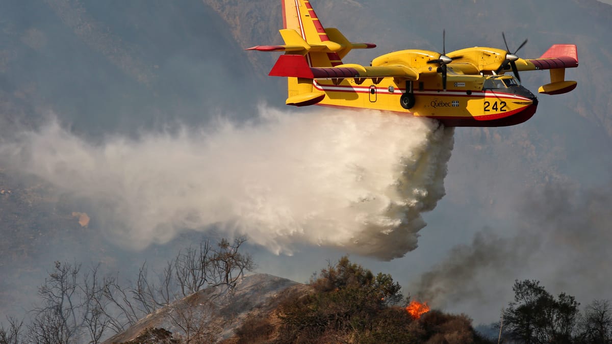 Los Angeles wildfires: How Canada's 'Super Scooper' planes are helping ...
