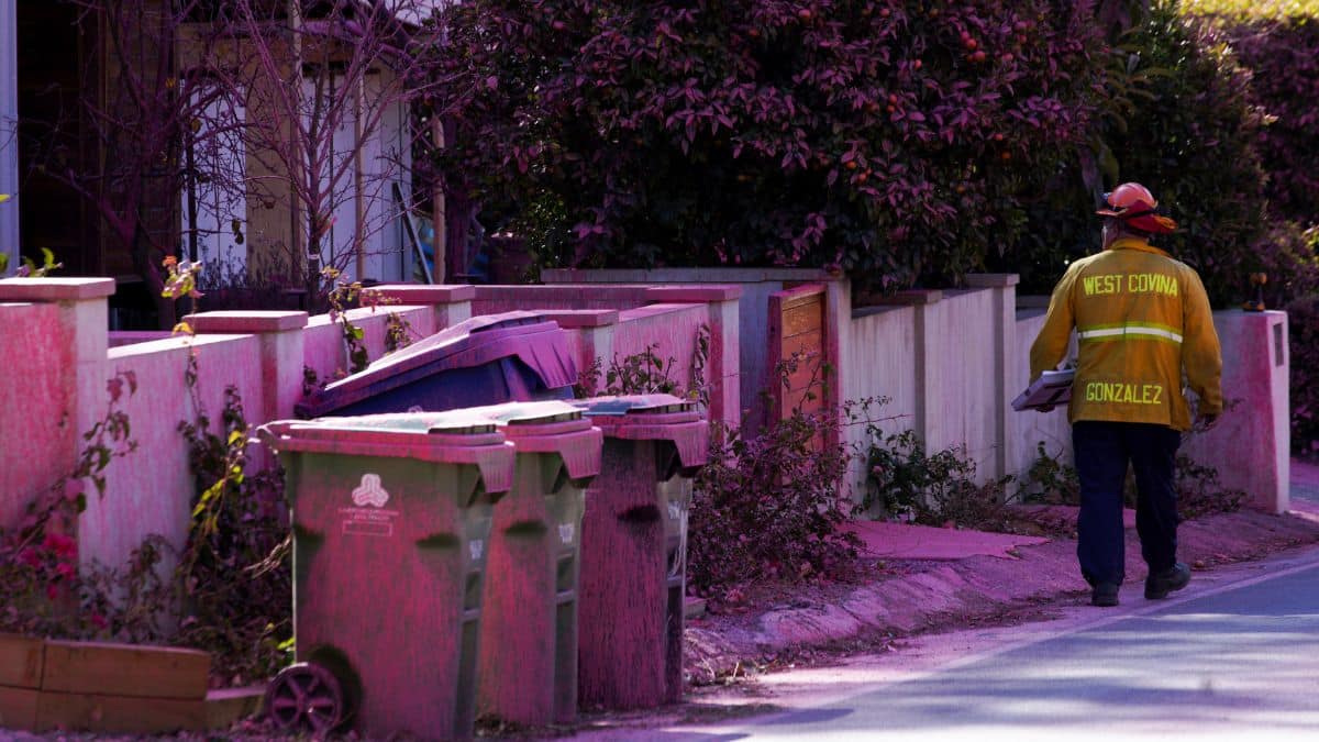 What is the pink powder being dropped from planes to fight California ...