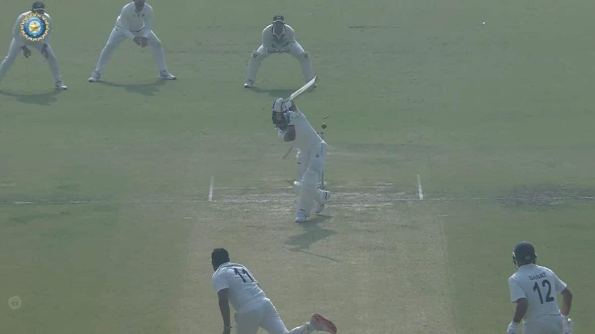 Virat Kohli clean bowled cheaply by Himanshu Sangwan on Ranji Trophy ...