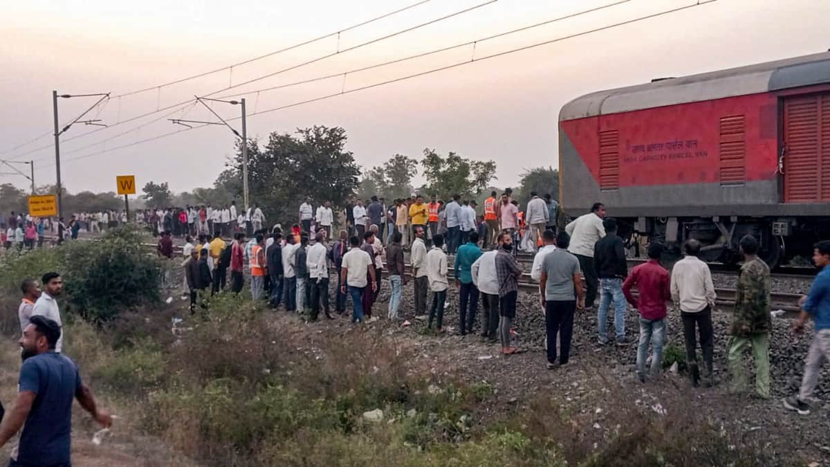 Jalgaon Pushpak Express accident: How a fire rumour killed 12 ...