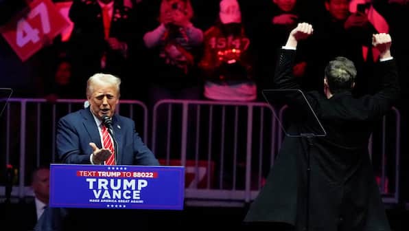 Donald Trump inauguration at 1700 GMT amid a galaxy of guests, over 200 ...