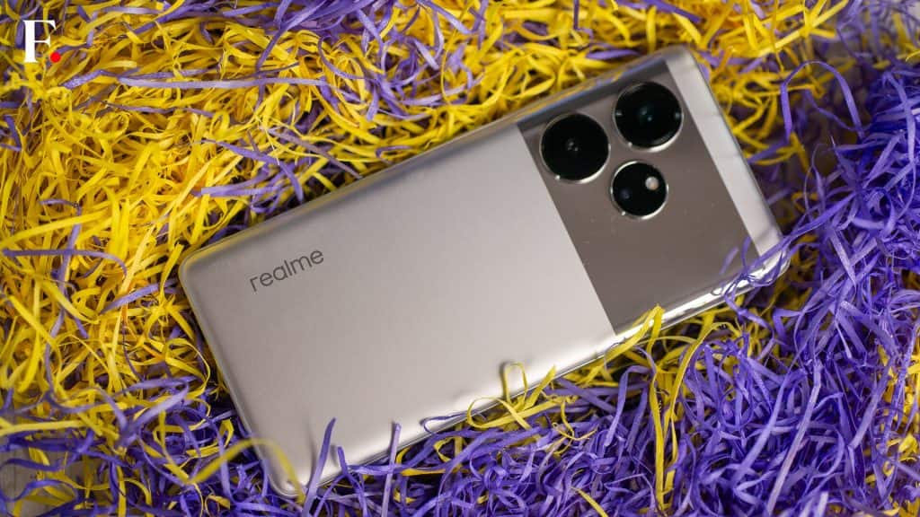 Best phones under Rs 40,000 (Feb 2025): Realme GT 6, Google Pixel 8a to ...