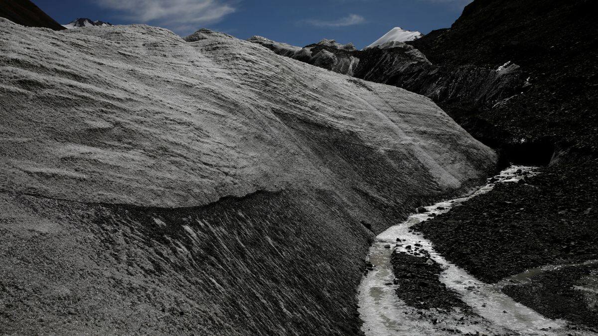 Himalayan glacial lakes are expanding: How they are putting thousands ...