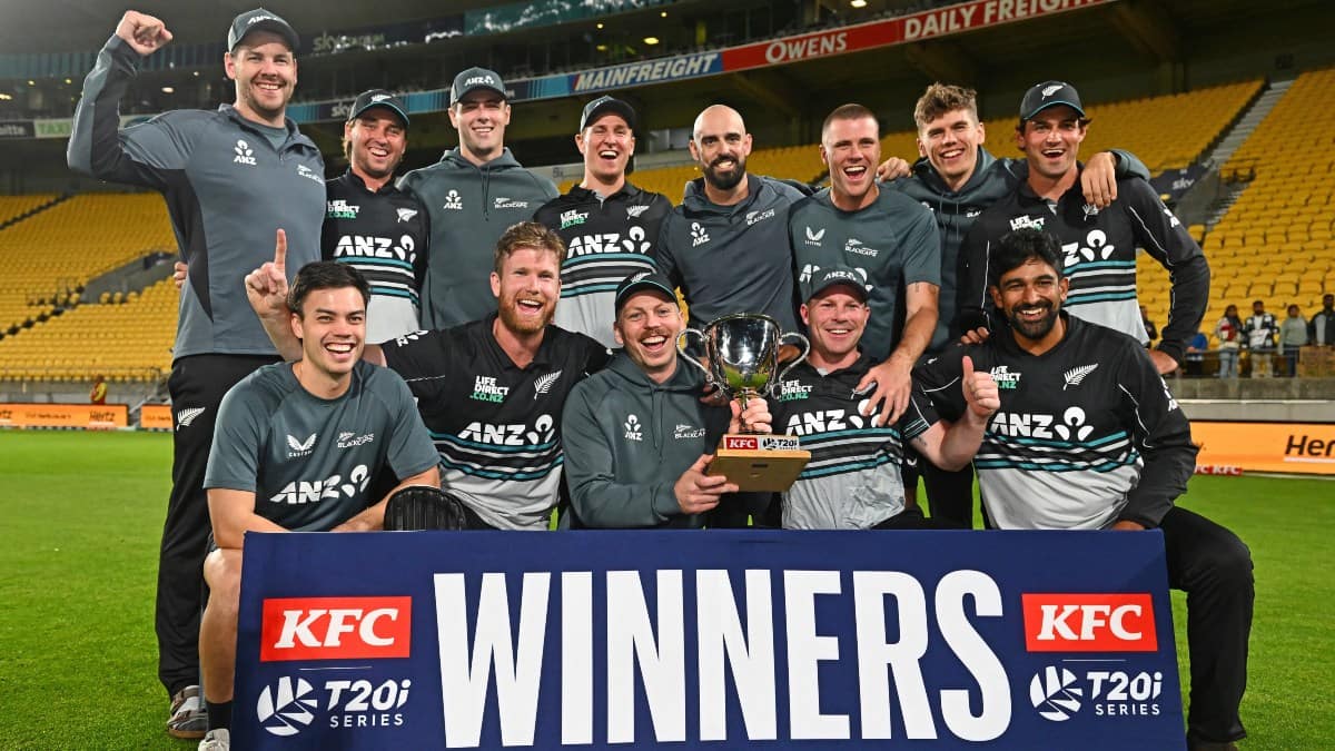 Tim Seifert, James Neesham help New Zealand hammer Pakistan by 8 wickets, complete 4-1 T20 ...