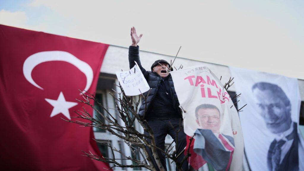 Turkey erupts in protests over arrest of Ekrem Imamoglu, Istanbul mayor ...