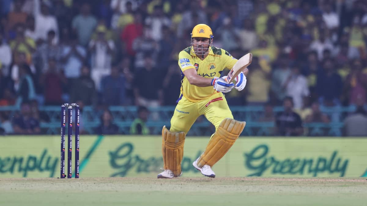 MS Dhoni delights CSK fans with vintage finishing act against LSG as ...