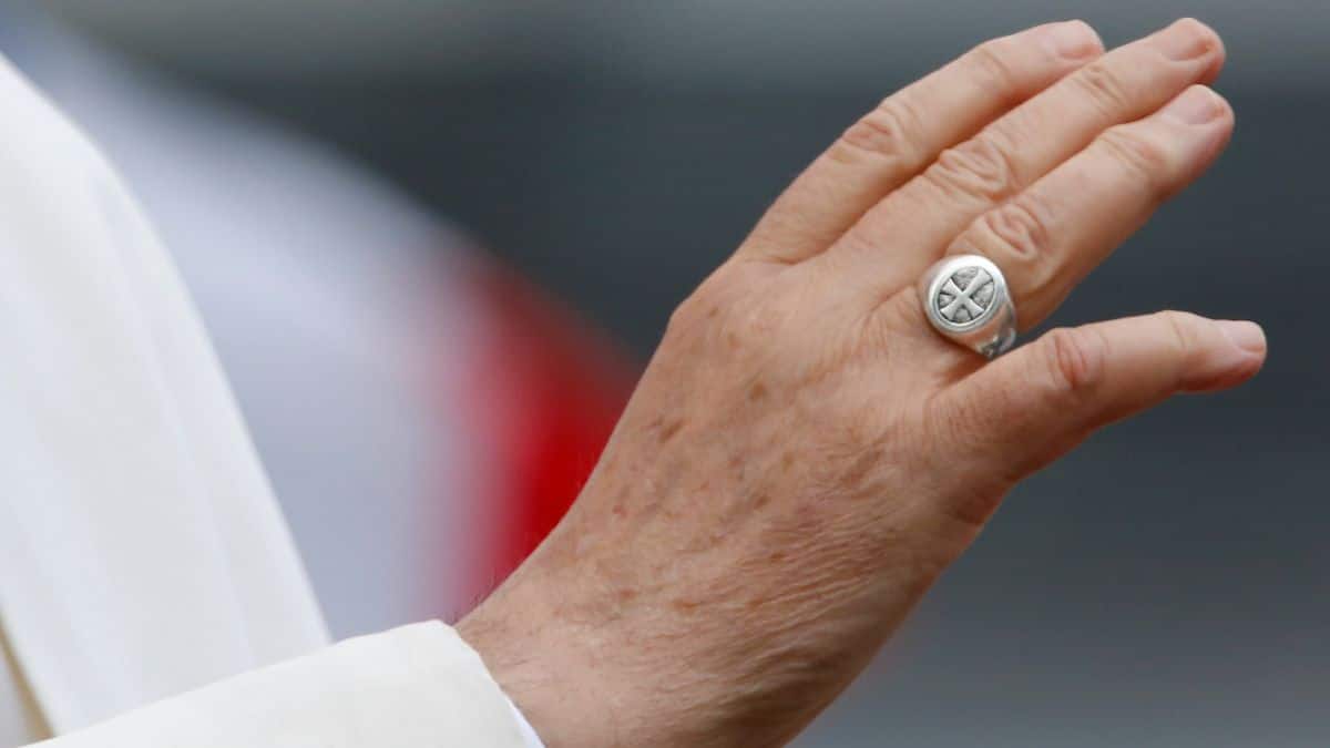 The Pope’s Ring: What it symbolises and why it’s destroyed after his ...