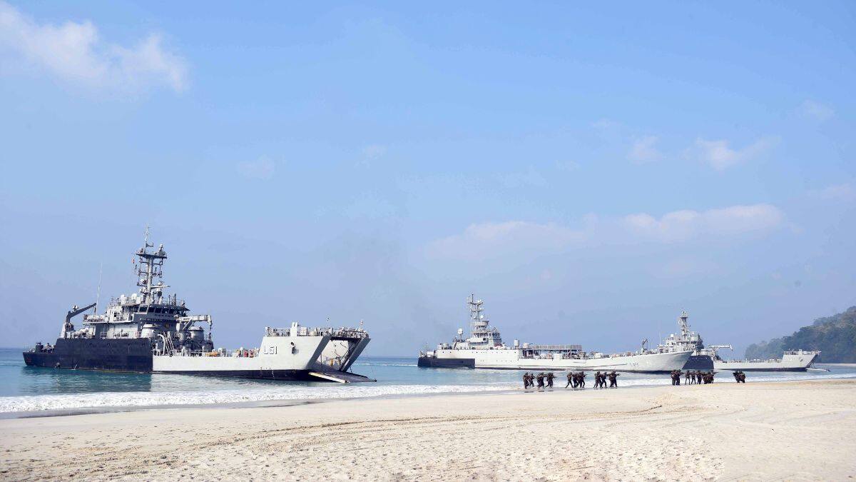 India-Pakistan tensions: Why the Indian Navy is a force to reckon with ...