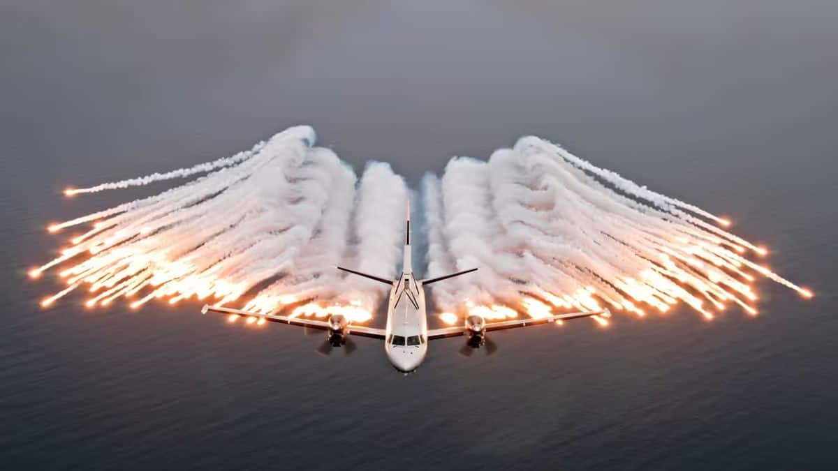 Pakistan AWACS shot down by India? What is this surveillance jet? Why ...