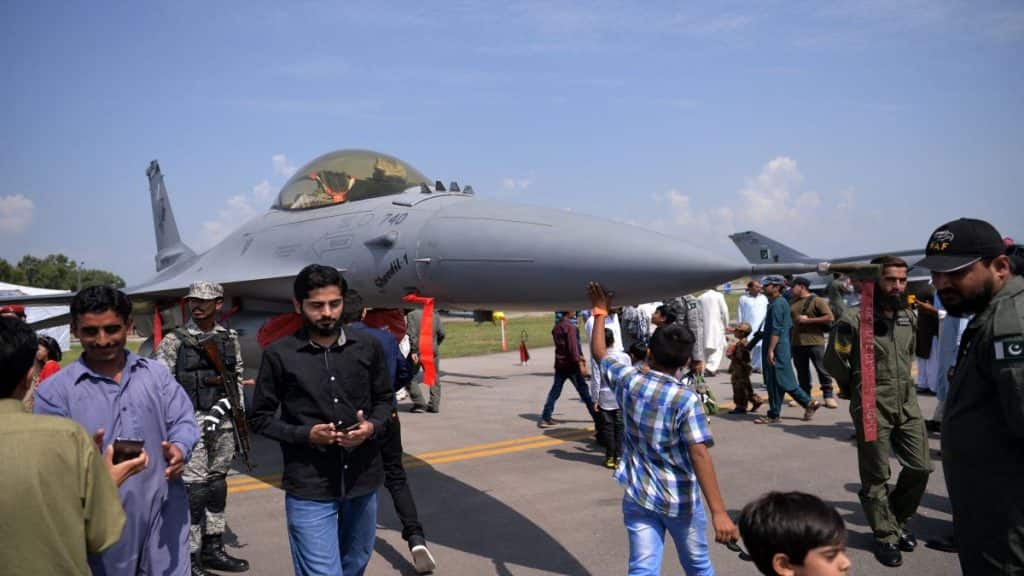 Pakistan F-16s: Can the country use these US-made fighter jets against ...