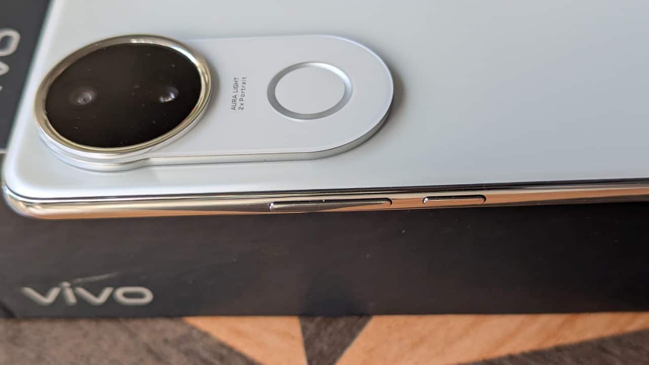 Vivo V50e 5G Long-term Review: A stylish phone for photography, but not ...