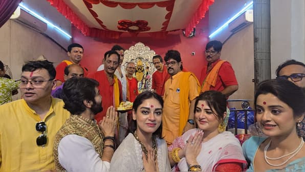 Prosenjit Chatterjee and the cast of 'Devi Chowdhurani' kick off ...