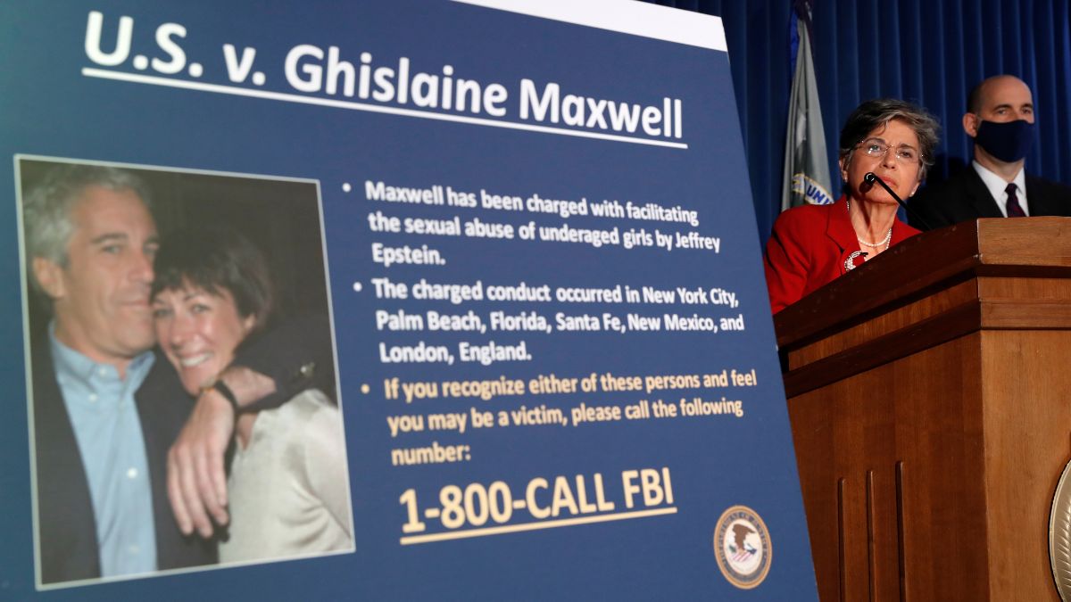 Ghislaine Maxwell transcripts: Trump brings up Clinton link in Epstein ...
