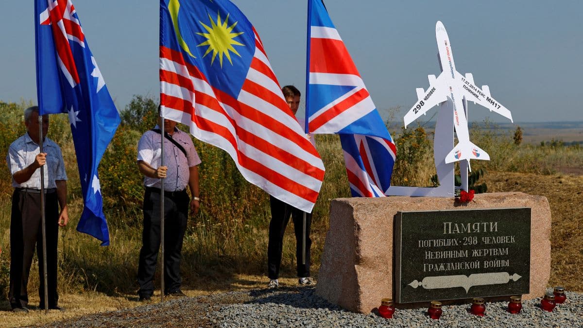 Russia found responsible for downing Flight MH17: How a Buk Missile to shot down plane carrying ...