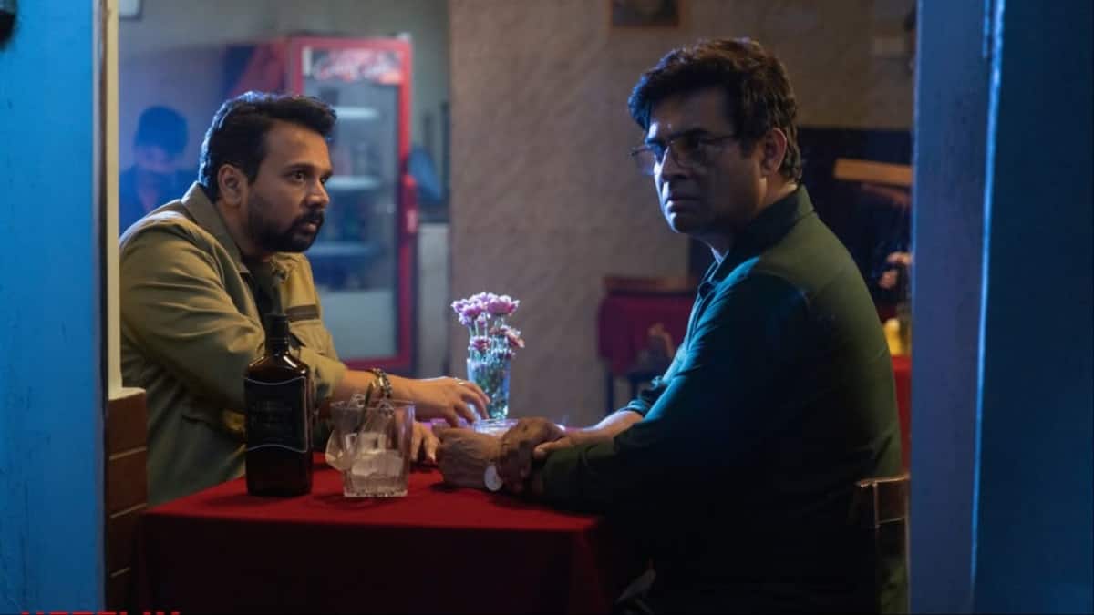 Netflix's Aap Jaisa Koi Movie Review: R. Madhavan-Fatima Sana Shaikh ...