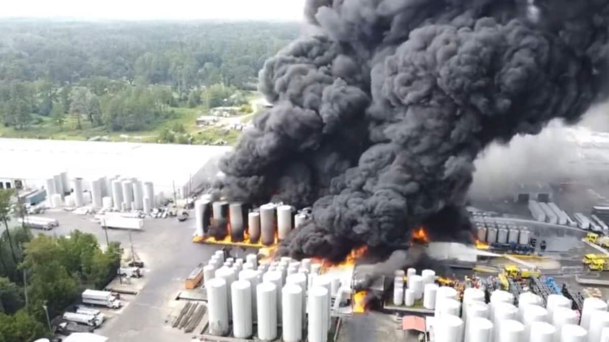 WATCH | Explosion rocks auto-supply company in Roseland Louisiana ...