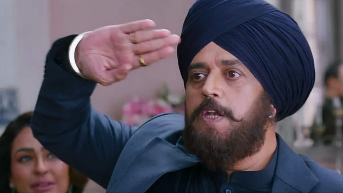 'Son of Sardaar 2' Movie Review: Ajay Devgn-Mrunal Thakur’s pairing is ...