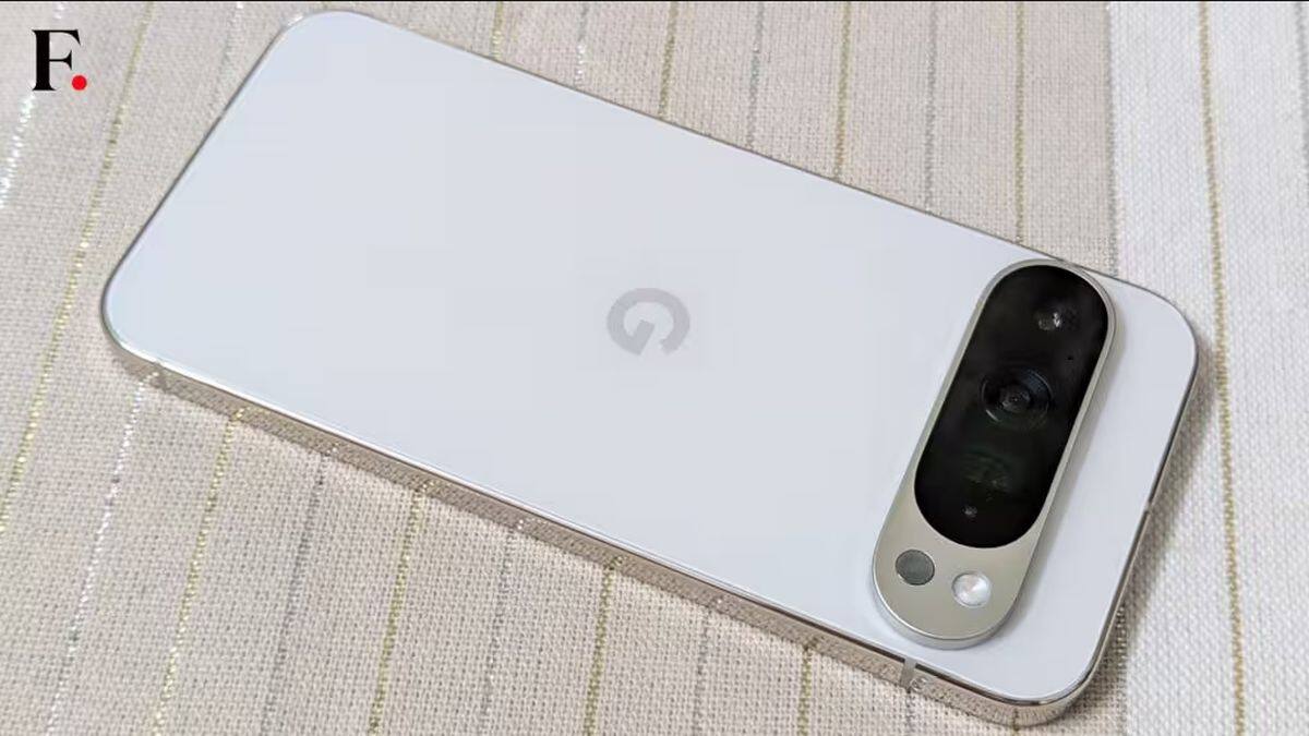 Top Compact Phones in India in 2025 from Apple, Samsung, OnePlus and ...