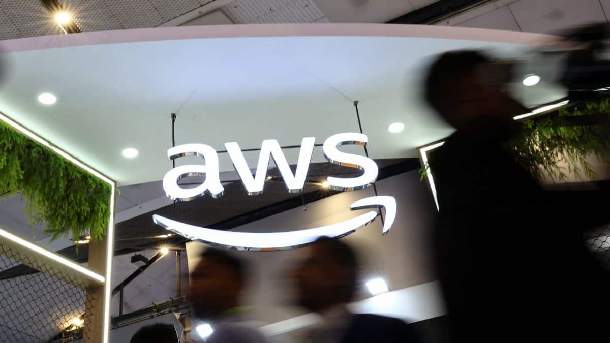 What triggered the interruption at Amazon Web Services? Which websites ...