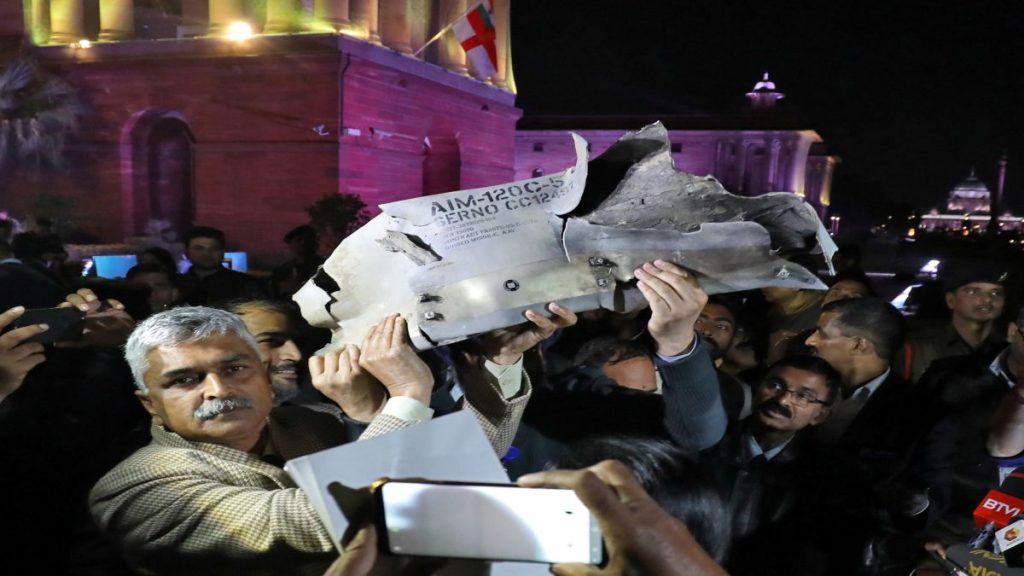 What are the AMRAAM missiles that Pakistan will get from US? What does ...