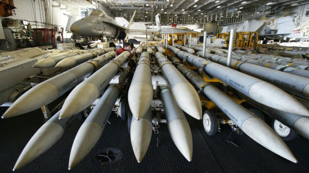 What are the AMRAAM missiles that Pakistan will get from US? What does ...