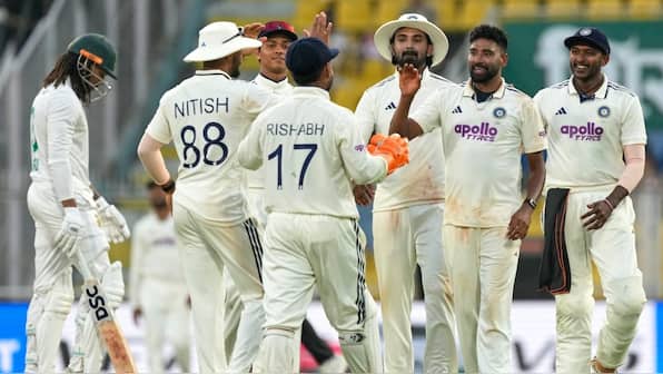 India vs South Africa Highlights, 2nd Test Day 1: Siraj's late blow ...