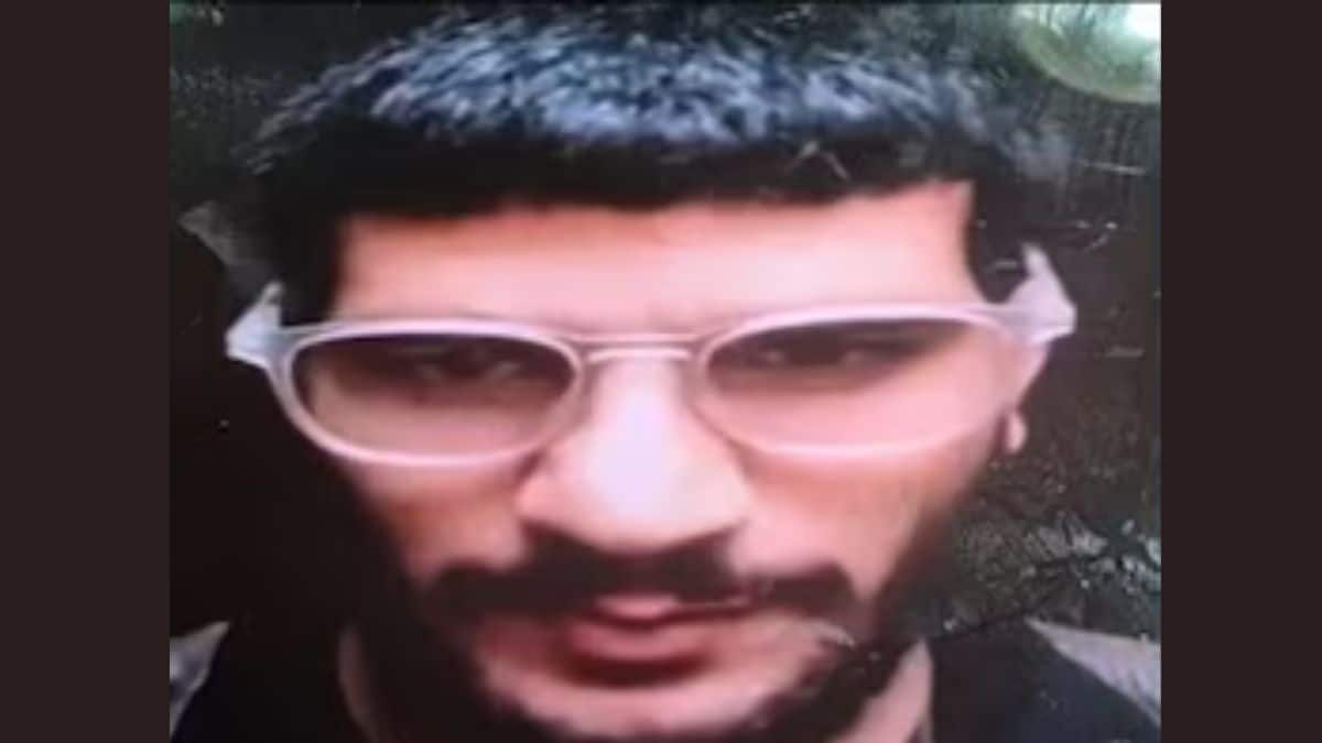 Charred lower leg, black shoe: What confirmed Delhi blast suspect Umar ...