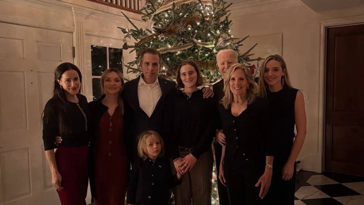 Why Joe Biden’s Christmas family photo has puzzled netizens – Firstpost