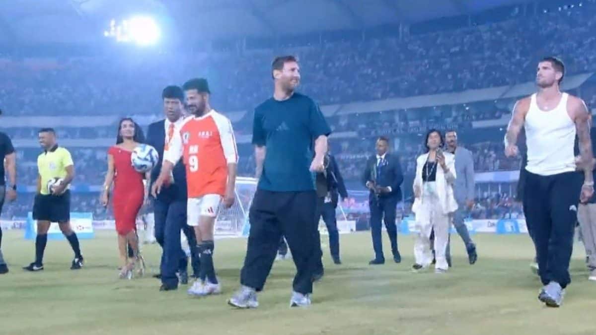 Lionel Messi GOAT Tour India Highlights: Messi leaves Hyderabad stadium ...