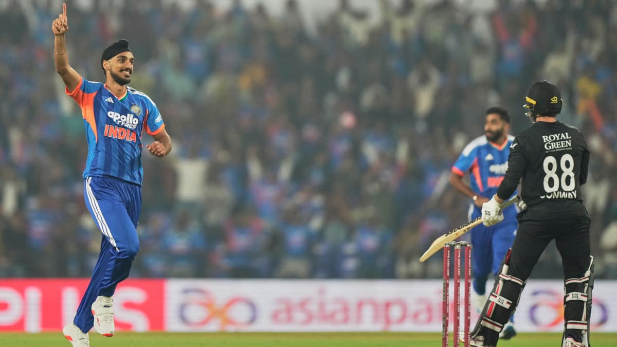 India vs New Zealand LIVE Score 1st T20 at Nagpur: Black Caps fight ...