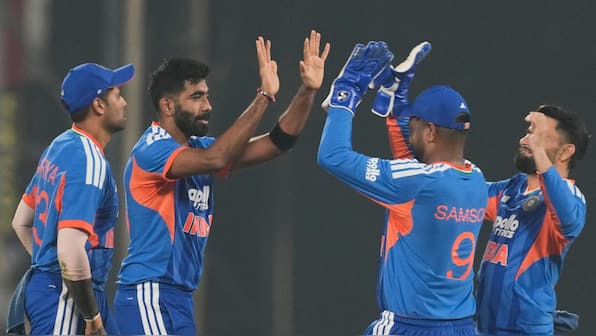 India vs New Zealand Live Score 3rd T20: Bumrah strikes thrice as India ...