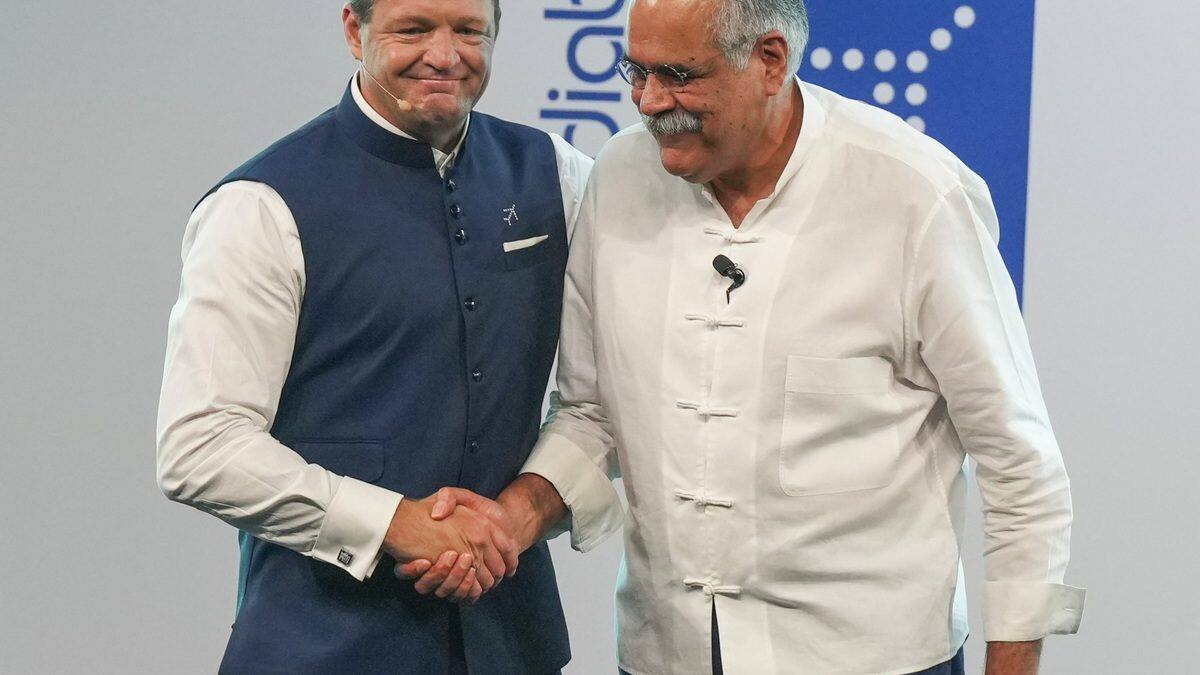 IndiGo CEO Pieter Elbers resigns: Who is Rahul Bhatia taking charge ...