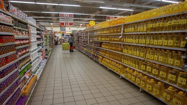 India palm oil imports fall 19% in March to three-month low; will it ...