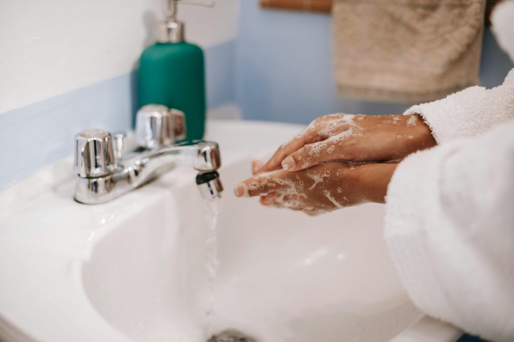 Bar soap or liquid wash? what science says about hygiene and the “last ...