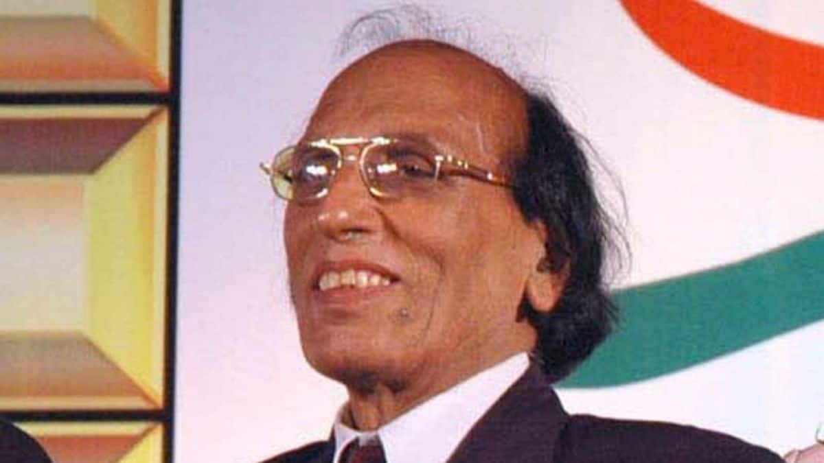 Urdu Poet Bashir Badr, who wrote 18,000 couplets, dies at 91 in Bhopal ...
