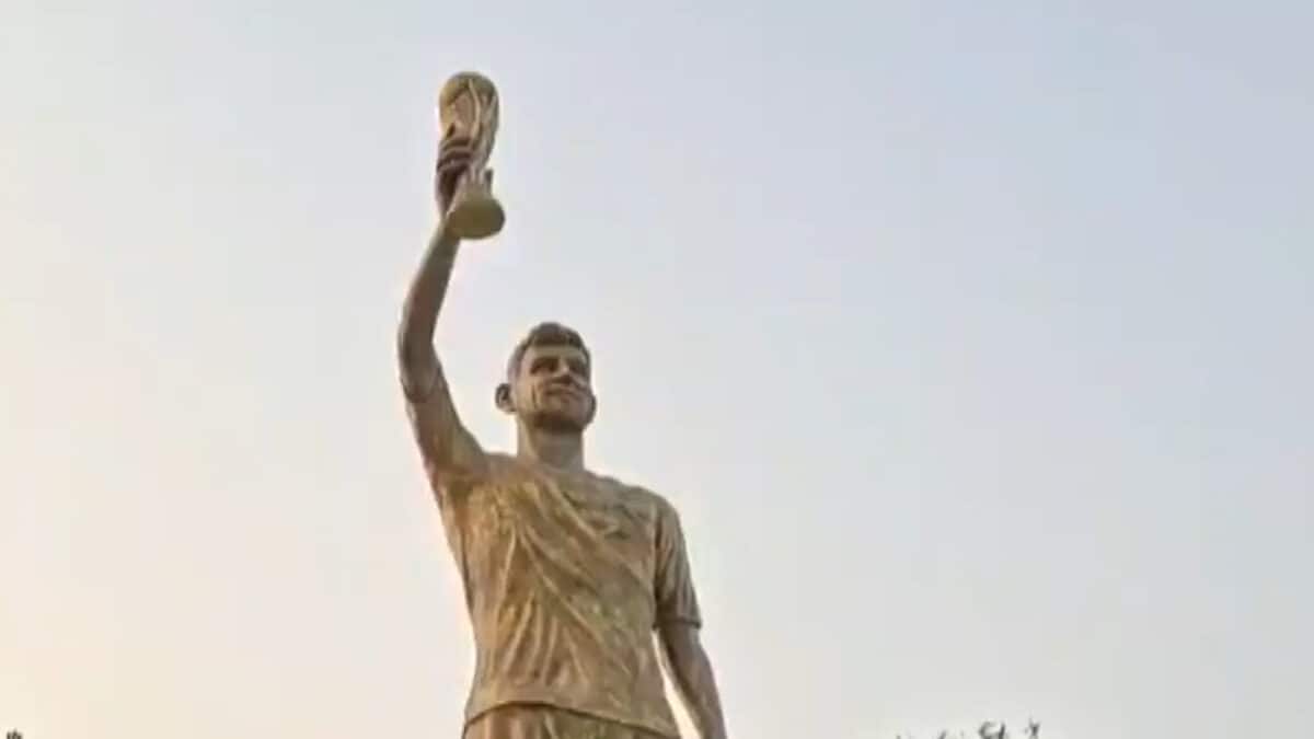 Lionel Messi could lose his statue in Kolkata due to 'structural flaws ...
