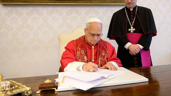 Did Pope use AI to write his anti-AI encyclical? The internet is ...