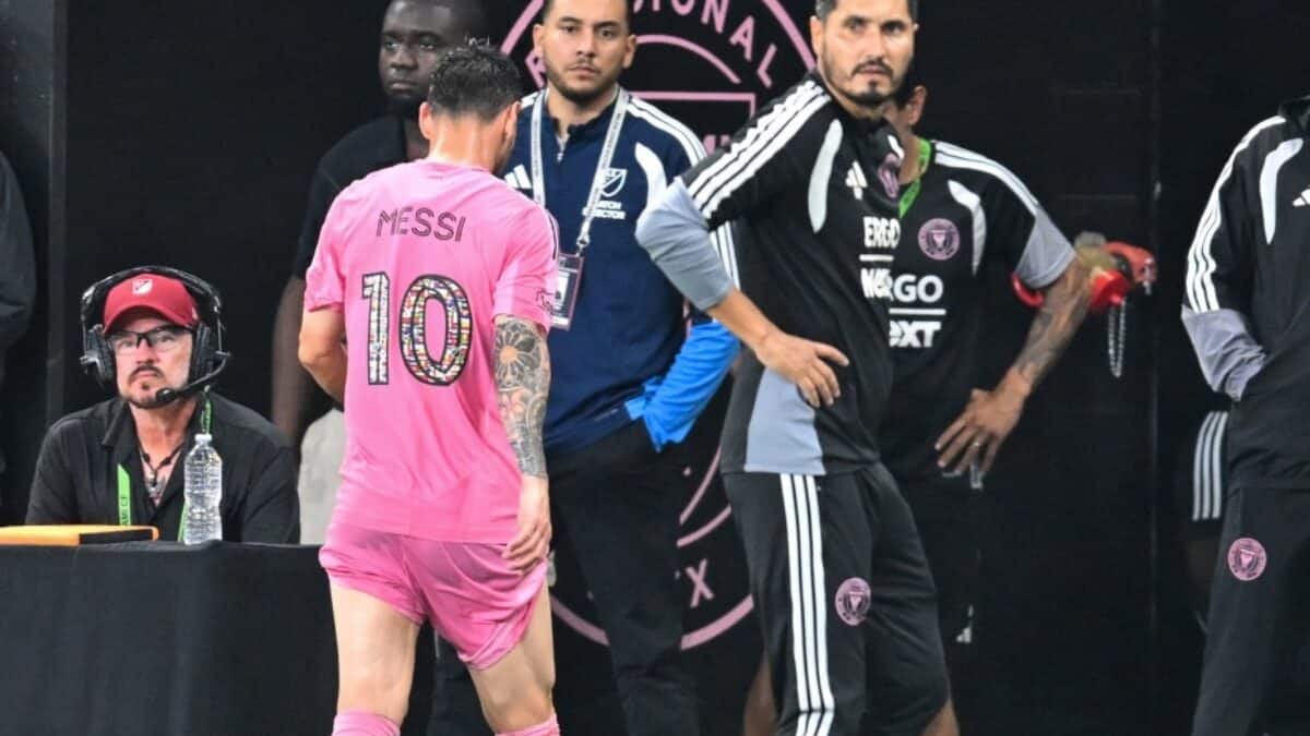 Messi leaves field with injury scare ahead of World Cup; Inter Miami ...