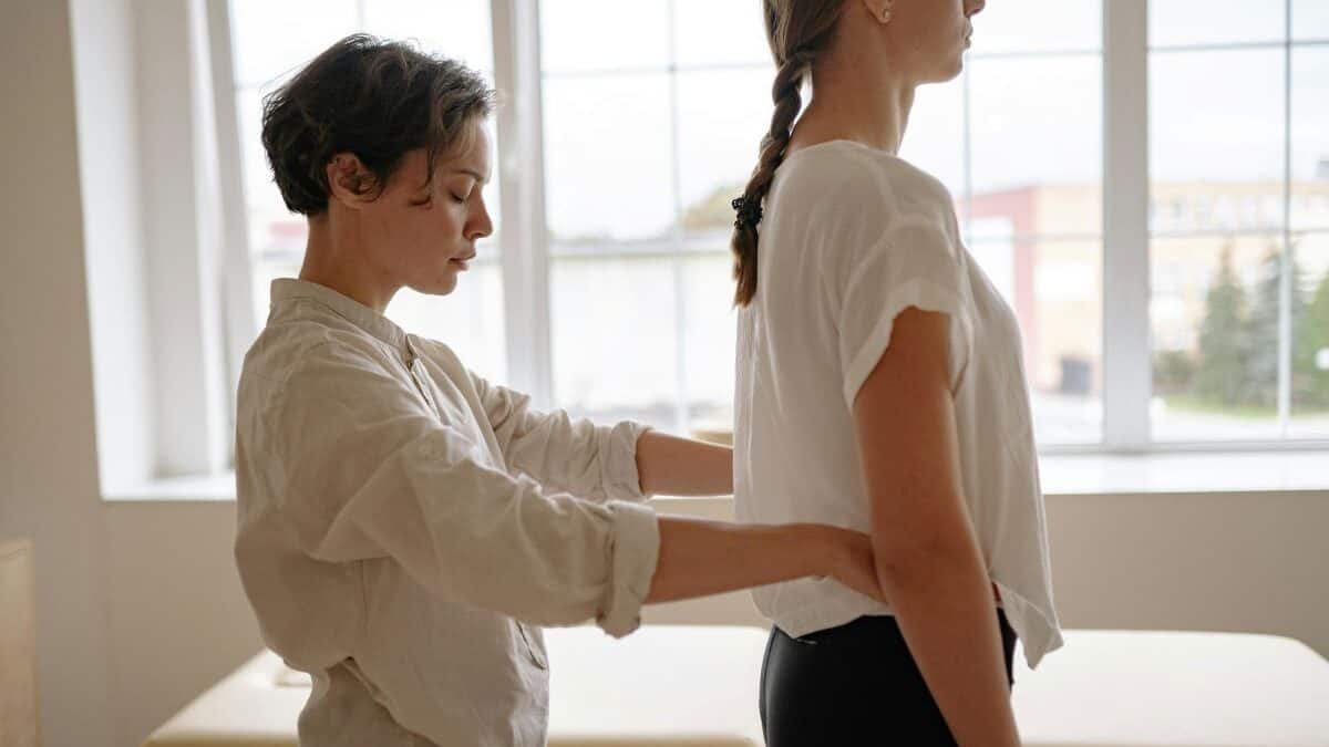 How to sit down at your desk without destroying your back – Firstpost