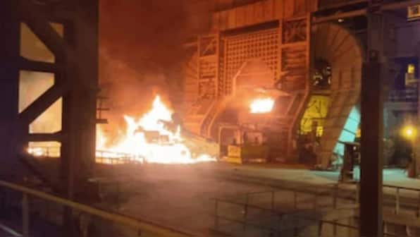 8 workers killed in molten steel explosion at Visakhapatnam Steel Plant ...