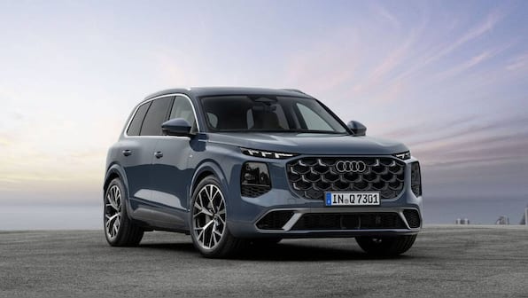Third-generation Audi Q7 unveiled with redesigned styling and three ...