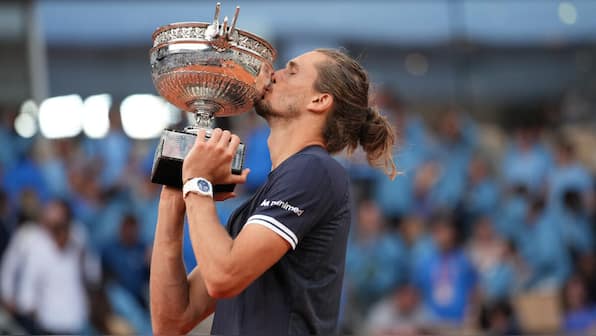 Zverev finally ends Grand Slam title drought, defeats Cobolli in five ...