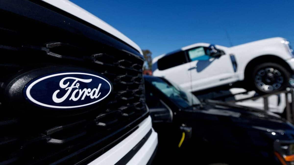 Ford turns to human engineers after AI fell short, rehires 350 ...