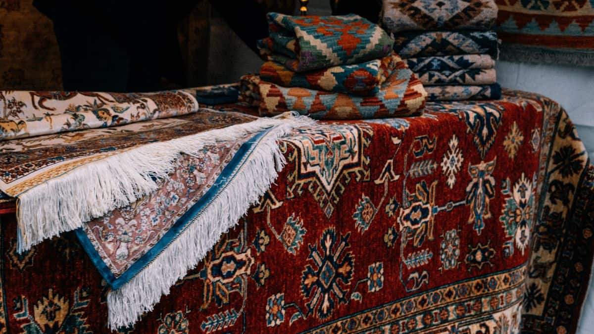 Which city is famous for carpets? Here's why Bhadohi is known as India ...