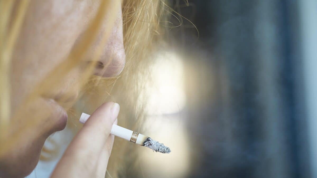Women with PCOS should think twice before lighting up a cigeratte ...
