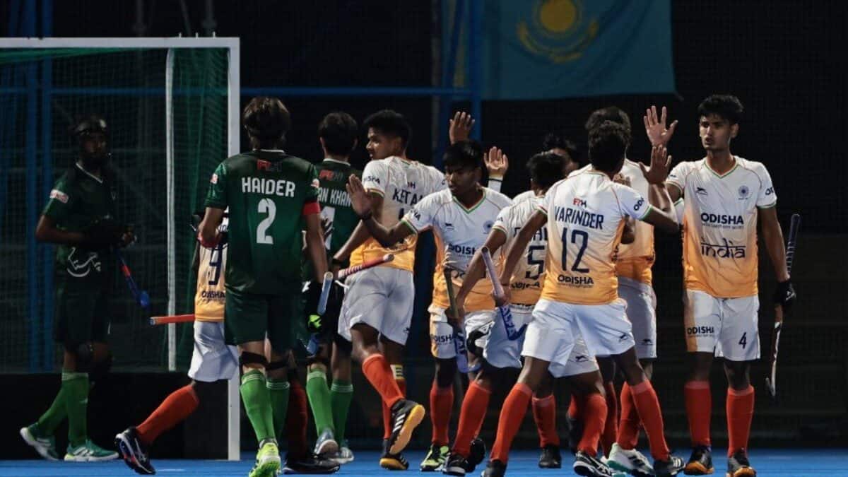 Pakistan hockey player celebrates like winning after scoring ...