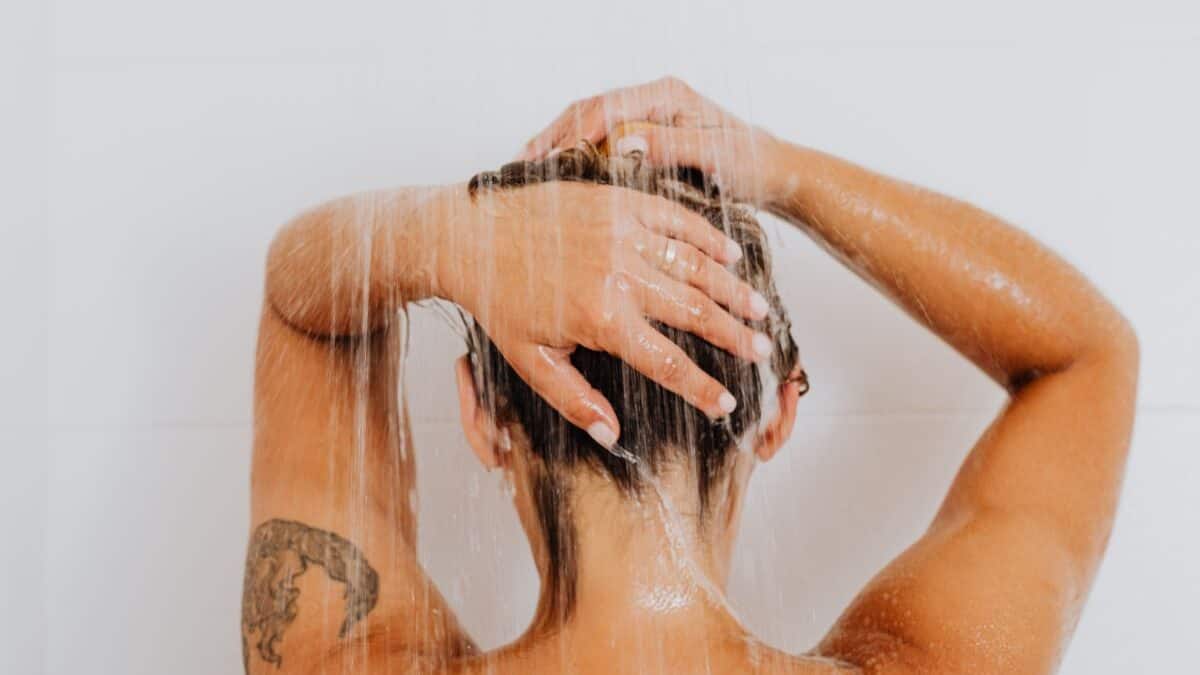 Morning shower vs. night shower: Which one is actually better for you ...